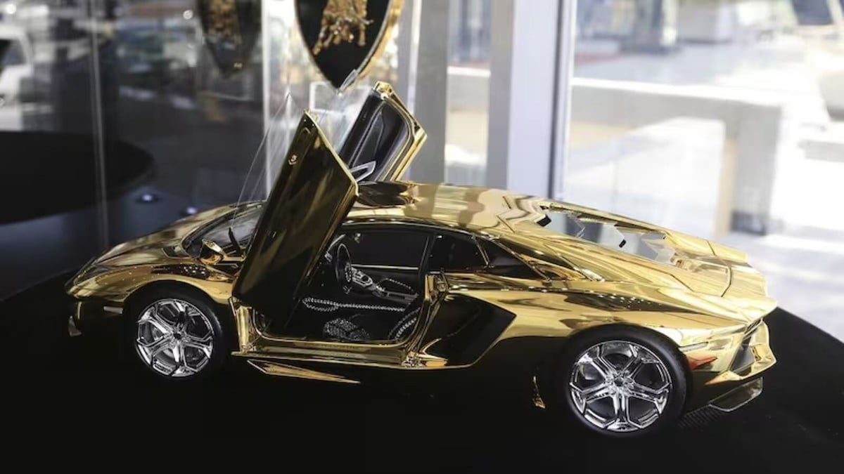 Opulent Wheels: Four Gold Lamborghinis You Need to Know About
